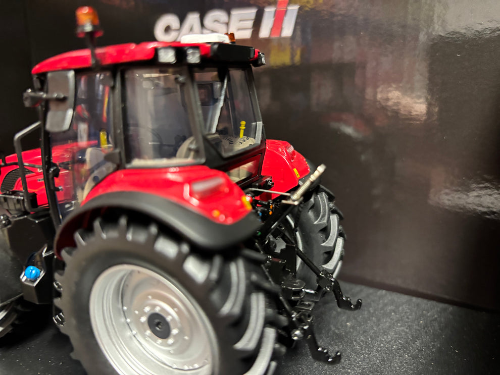 Universal Hobbies CASE IH Farmall 120C Tractor BOXED 1:32 scale UH6852 ...